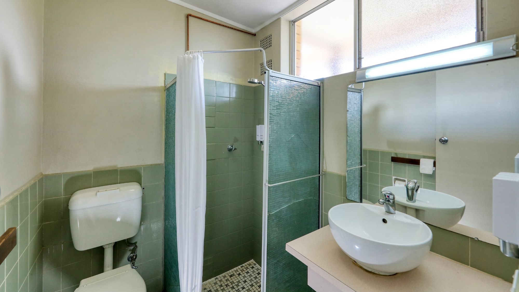 Silver Oaks Motel:Home